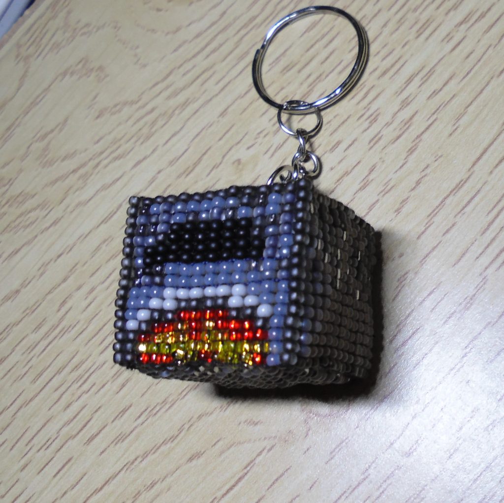 Handmade beaded keychain Furnace from Minecraft - Crealandia