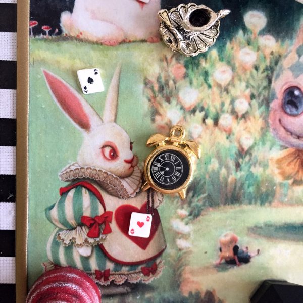 Blue jewelry casket, Alice in Wonderland, White rabbit