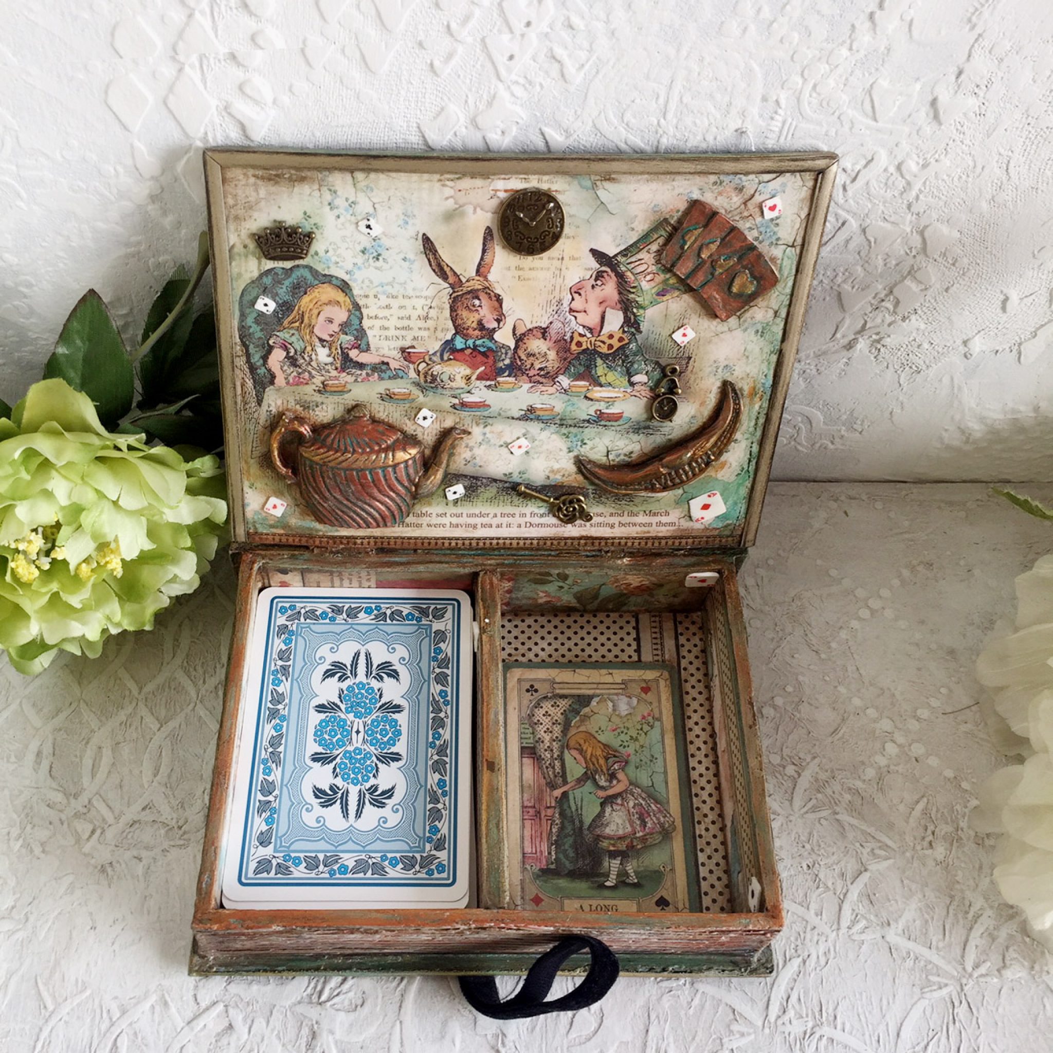 Tarot Card Box,Jewelry casket,Box playing cards, Alice in Wonderland